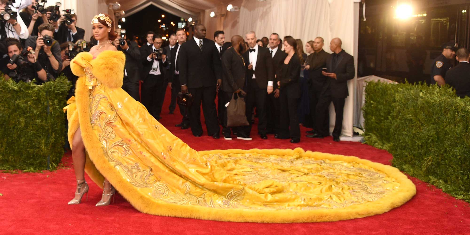 79 Most Outrageous Outfits Ever From the Met Gala Red Carpet