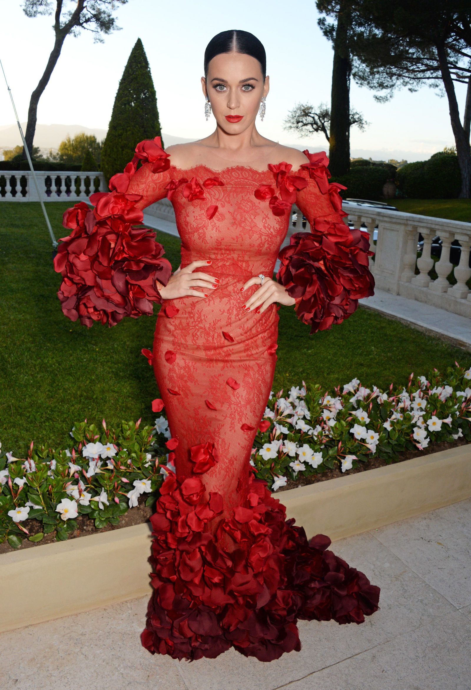 Welcome to Styletavern' Blog: Katy Perry Looks Like a Red Hot Emoji at ...