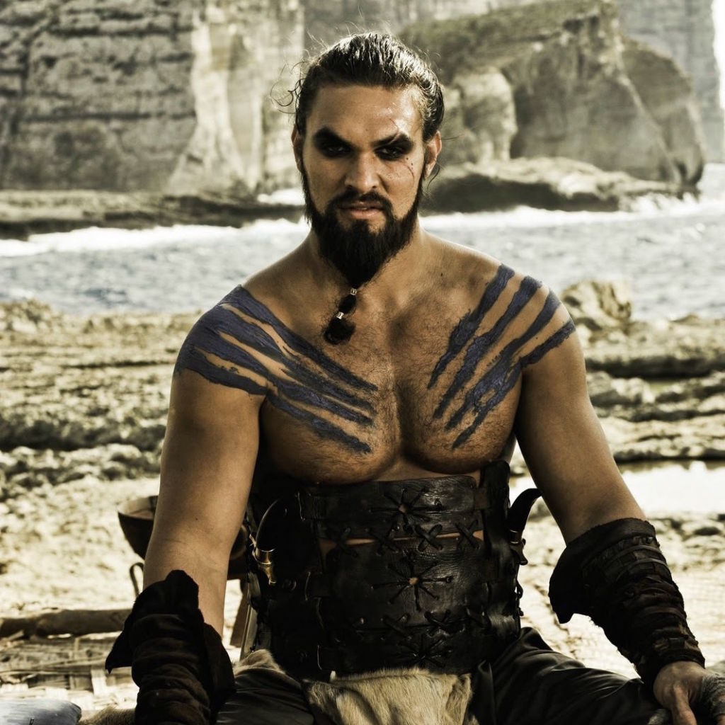 Cleachtaí Jason Momoa Khal Drogo Saturday Night Live': Jason Momoa